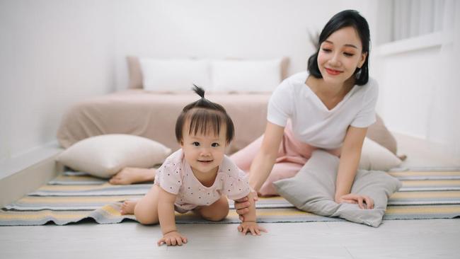 Kenali 6 Gaya Merangkak pada Bayi, Bunda Perlu Tahu