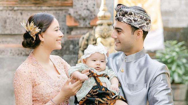 7 Potret Victoria Putri Laura Theux di Usia 3 Bulan, Jalani Upacara Adat Bali Nelu Bulanin - Foto 1