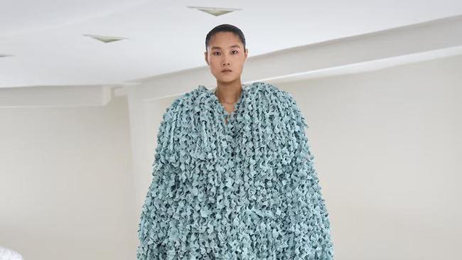 5 Hal Menarik dari Peragaan Busana Alaia di New York Fashion Week ...