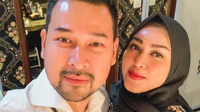 7 Potret Nuri Shaden dan Hikmal Abrar Menikah 15 Tahun, Harmonis Tanpa ...