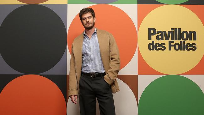 Potret Modis Andrew Garfield hingga Harry Styles Hadiri Show Valentino ...