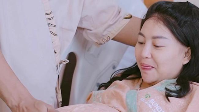 7 Potret Persalinan Bayi Kembar Mpok Alpa, Nama Bayinya Raffi & Raffa - Foto 1