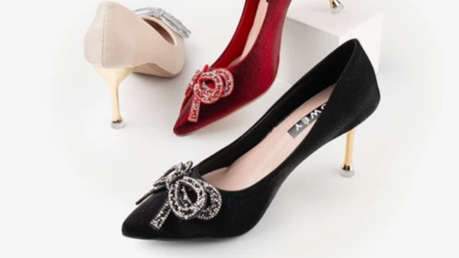 BeauPicks: Tampil Feminin dengan Heels, Ini 5 Rekomendasi Heels Unik ...