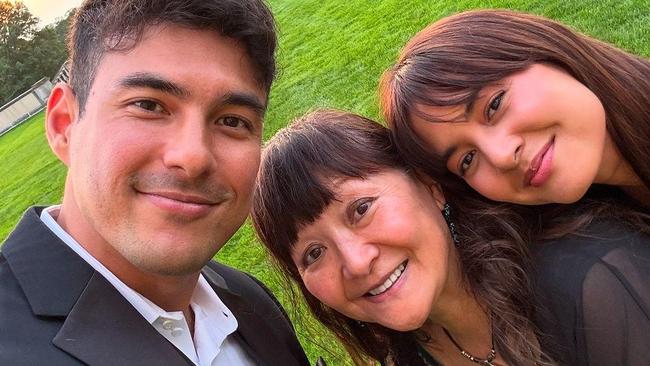 5 Potret Kedekatan Aurelie Moeremans Bersama Calon Ibu Mertua - Foto 1