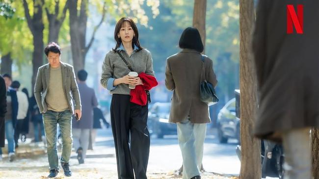 Inspirasi Outfit ala Aktris Seo Hyun Jin di Drama Korea Netflix 'The Trunk', Simpel dan Stylish ...