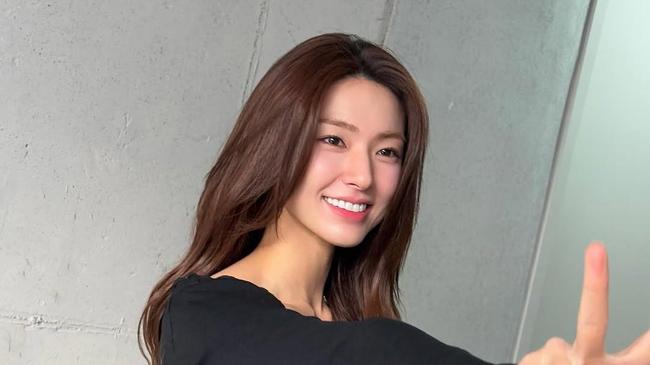 Simple Nan Elegan, Intip 7 Gaya Outfit Ha Young Pemeran The Trauma Code ...