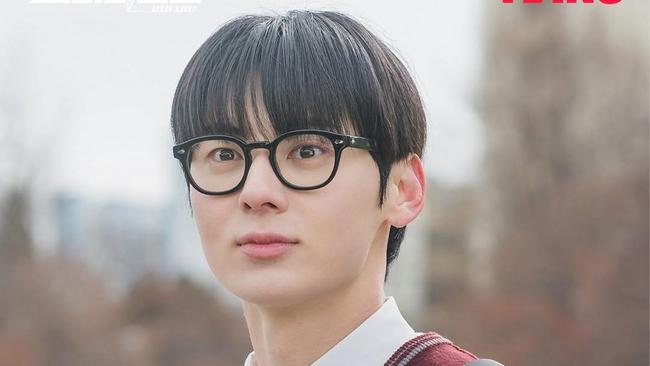 Sedang Wamil, Ini 5 Fakta Menarik Hwang Min Hyun Pemeran Gamin di ...