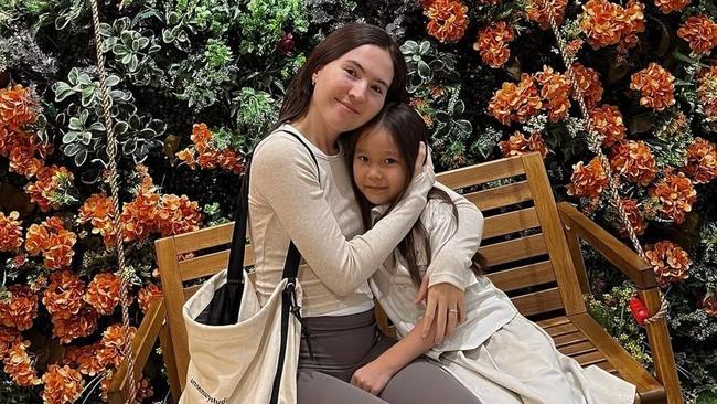 7 Potret Aurora Putri Semata Wayang Olivia Jensen, Fashionable di Usia 8 Tahun - Foto 1