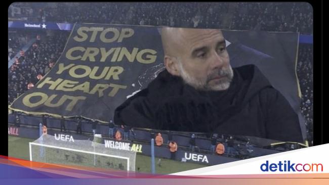 Meme: Spanduk Olok-olok dari Fans Man City Malah Jadi Bumerang Meme: Spanduk Olok-olok dari Fans Man City Malah Jadi Bumerang