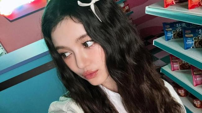 5 Potret Gaya Rambut Danielle NJZ yang Masuk Daftar 100 Perempuan Tercantik Dunia - Foto 1