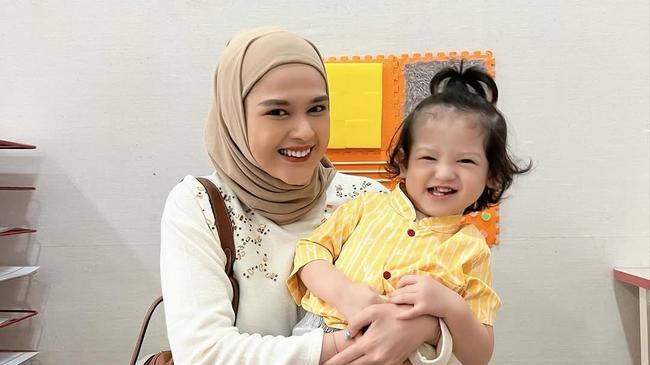 Seperti Anak Korea, Intip 7 Potret Menggemaskan Jourell Anak Bungsu Cut ...