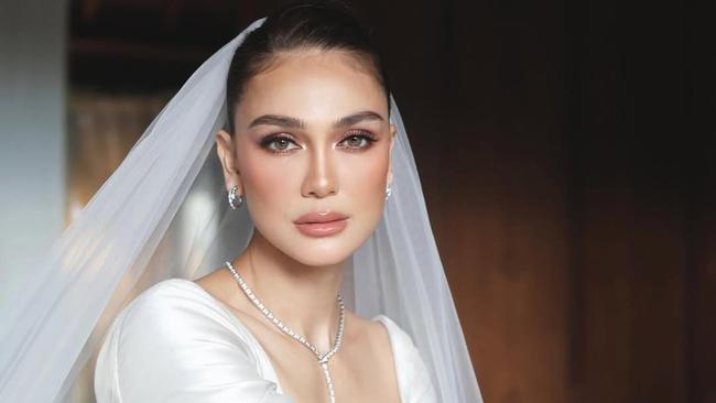 Get The Look: Makeup Pernikahan Soft Glam Luna Maya