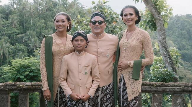 5 Potret Tipi Jabrik Kakak Luna Maya bersama Istri dan Anak, Si Sulung Curi Perhatian - Foto 1