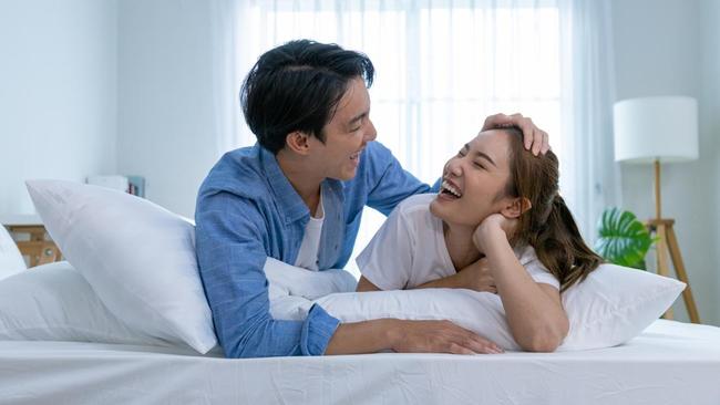 Mengenal Posisi Woman on Top dalam Berhubungan Intim, Tips Melakukan hingga Risikonya