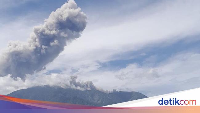 Gunung Marapi Erupsi Siang Ini, Lontarkan Abu Vulkanik 1.200 Meter