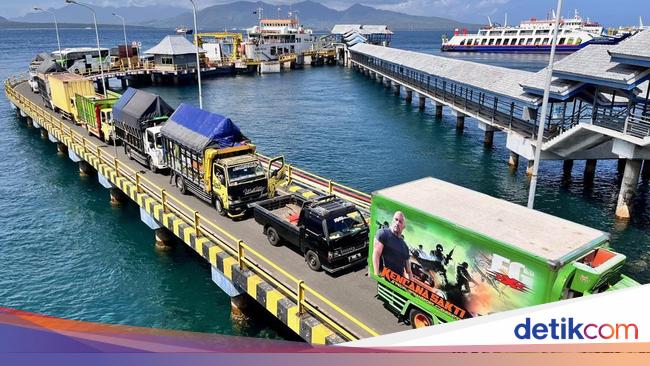 Akses Ditutup, Puluhan Truk Berbalas Klakson di Dermaga Ketapang