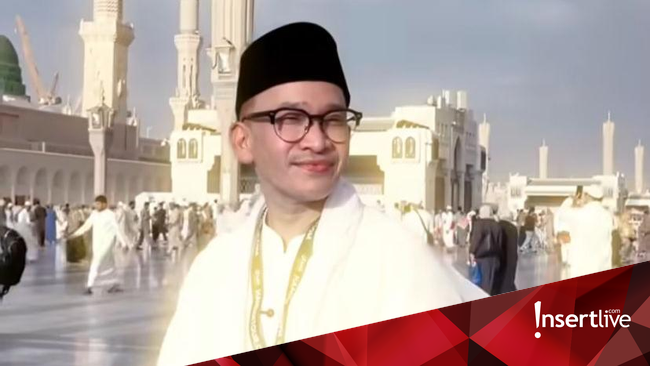 Umrah Perdana usai Mualaf, Ruben Onsu Nangis Cium Hajar Aswad