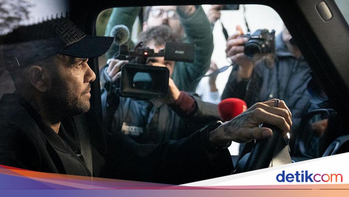 Imbas Kasus Pemerkosaan, Dani Alves Wajib Bayar Rp 36 M ke Mantan Klub