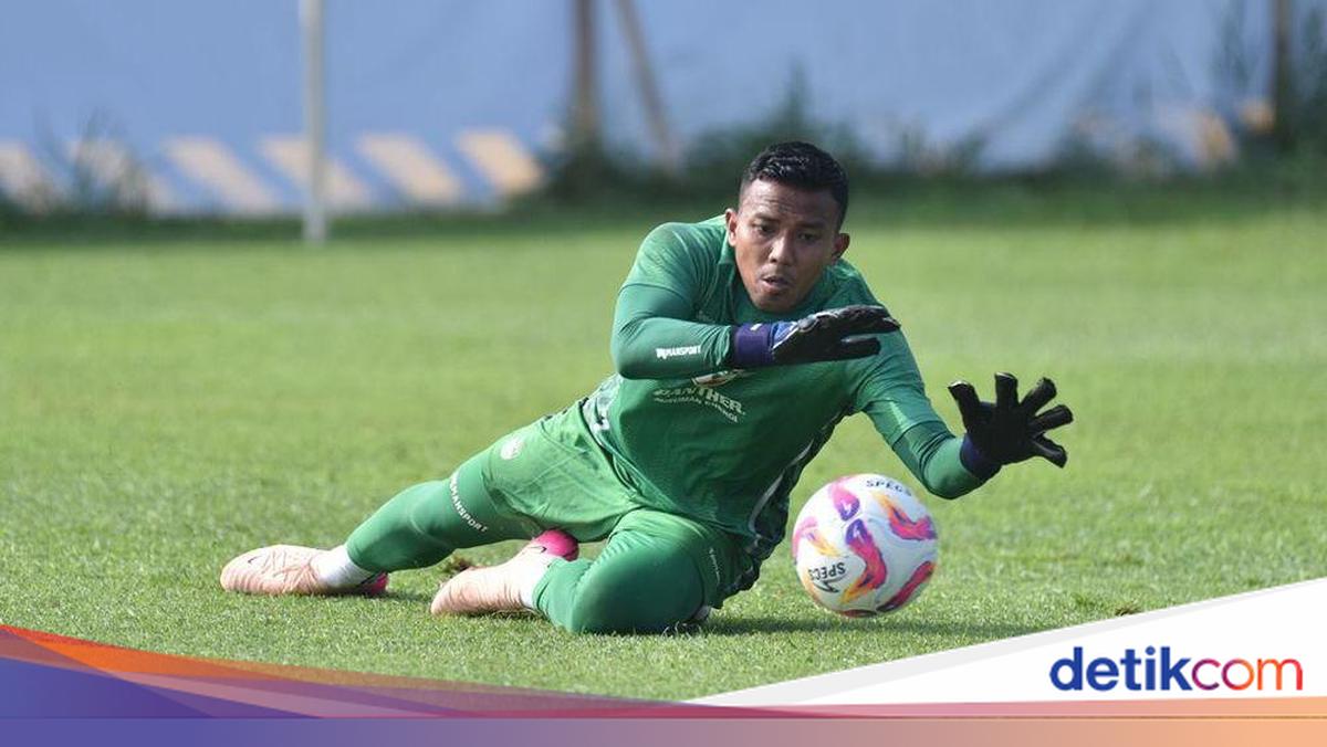 Teja Paku Alam: Tembok Kokoh Persib di Bawah Mistar, Catat 11 Kali Nirbobol