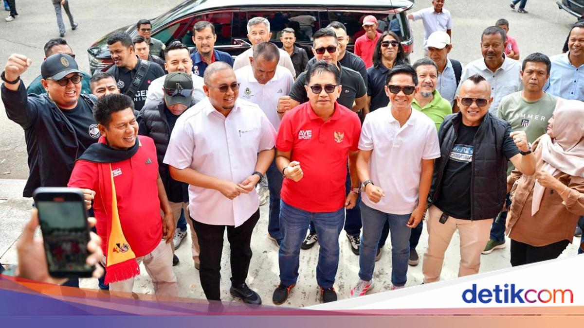 Andre Rosiade Resmi Daftar Calon Ketua Asprov PSSI Sumbar