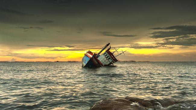 Kisah Tragis Keluarga Pelatih Valencia, Jadi Korban Kapal Tenggelam di ...