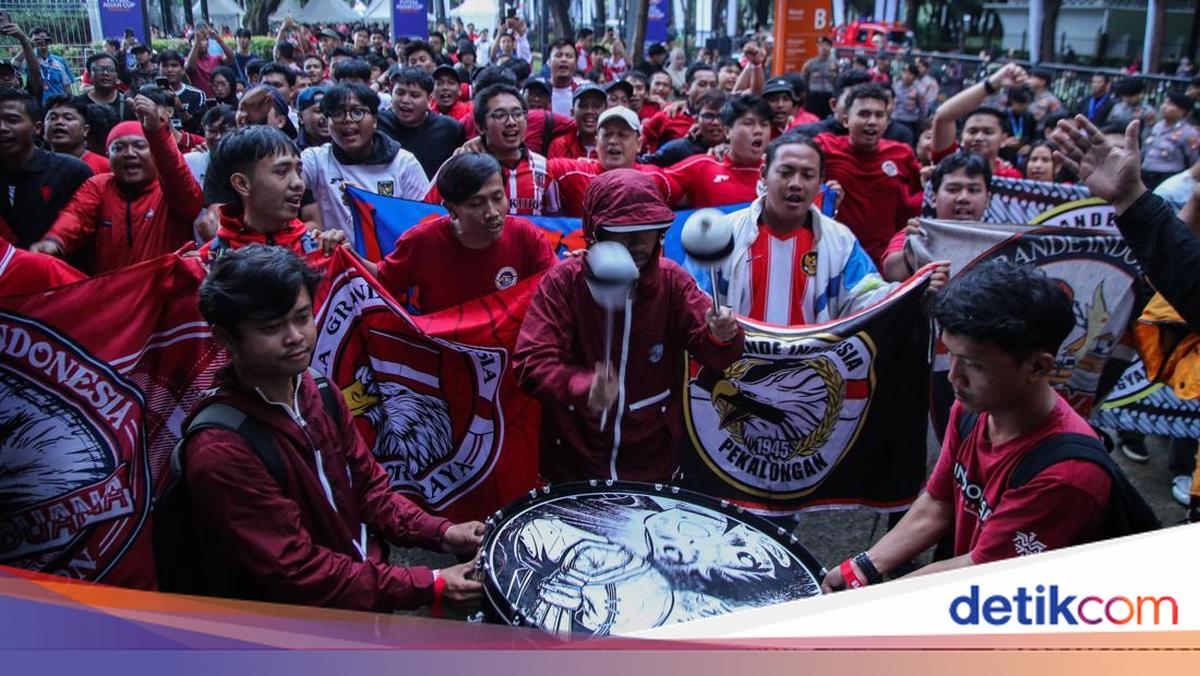 Lautan Merah di Indonesia Arena, Suporter Timnas Futsal Siap Kawal ...