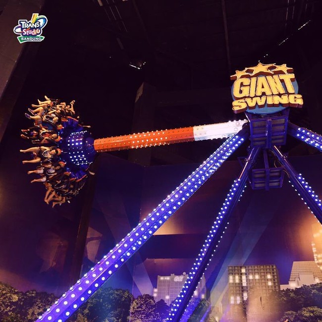 Wahana - Giant Swing | Trans Studio Bandung