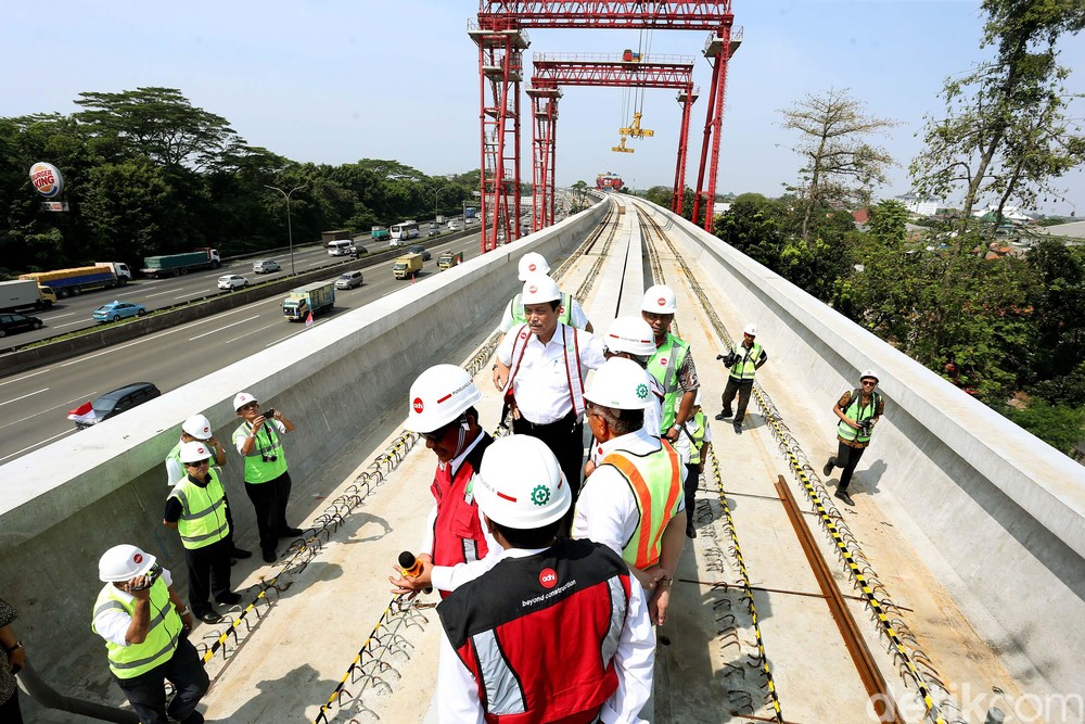 Panas-panas, Luhut Tinjau LRT Jabodebek di Jalur Cibubur | KASKUS