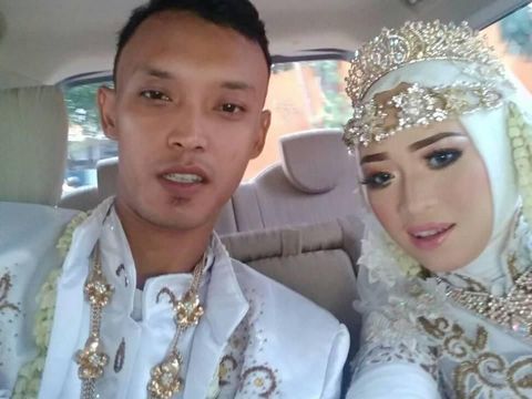 Bertemu di Grup Facebook, Kisah Asmara Dua Driver Go-Jek Ini Berakhir ...