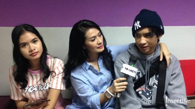 Devano Bantah Pacari Brisia Jodie, Iis Dahlia: Anak Gue Cakep Devano Bantah Pacari Brisia Jodie, Iis Dahlia: Anak Gue Cakep