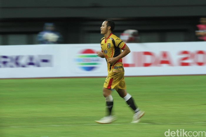 Saat Lord Atep Berseragam Naga Mekes