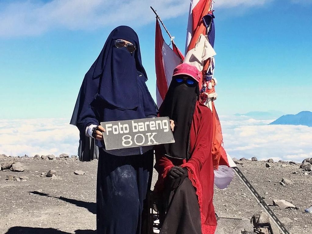 Berita dan Informasi Pendaki gunung bercadar Terkini dan Terbaru Hari ... Berita dan Informasi Pendaki gunung bercadar Terkini dan Terbaru Hari ...