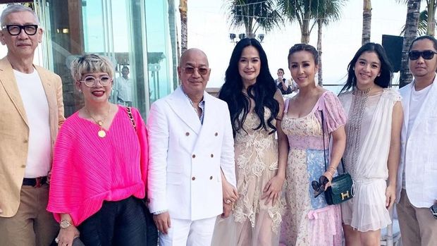 Terungkap, Ini Dia Sosok Suami Ketiga Donna Harun Terungkap, Ini Dia Sosok Suami Ketiga Donna Harun