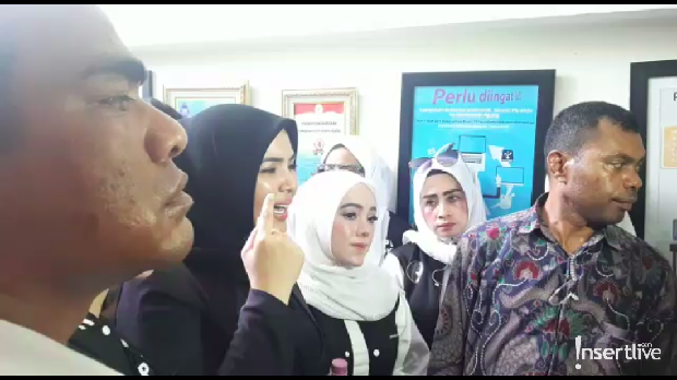 Terus Disudutkan oleh Galih, Kakak Fairuz A. Rafiq: Itu Gila Terus Disudutkan oleh Galih, Kakak Fairuz A. Rafiq: Itu Gila
