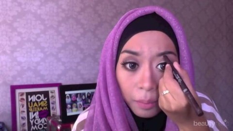 Tutorial Menggambar Alis ala Beauty Blogger Malang Vindy Harfrida