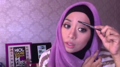 Tutorial Menggambar Alis ala Beauty Blogger Malang Vindy Harfrida