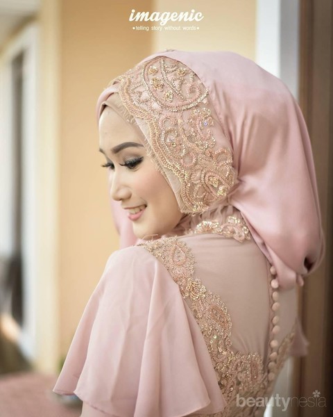 Tutorial Hijab Tunangan yang Lebih Kekinian dengan Model Hijab Simple ...