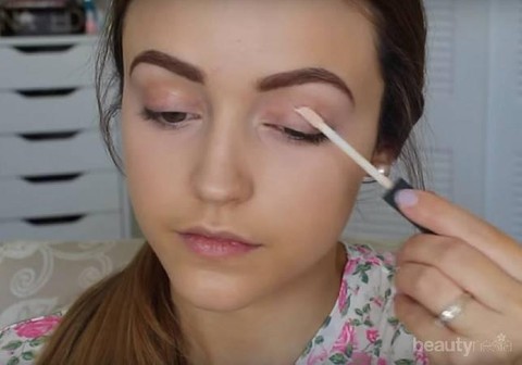 Gemar Pakai Eyeshadow Cerah? Ini Do's and Don'ts yang Perlu Kamu Perhatikan