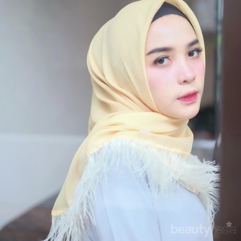 Selalu Tampil Fresh di Instagram, Ini Pilihan Warna Softlens Paling ...