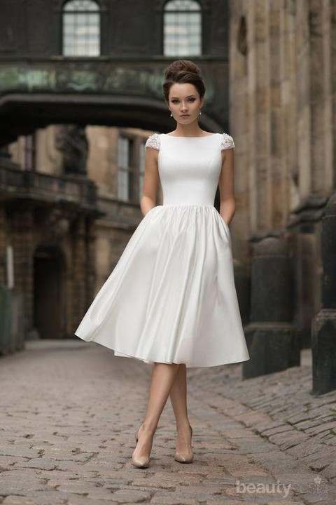 6 Inspirasi Gaun Pendek untuk Tampil Memesona di Hari Pernikahan