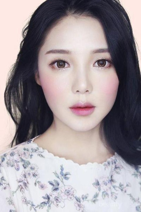 Mau Tampil Cute Ala Cewek Korea Coba 5 Tutorial Eyeliner Korea Ini