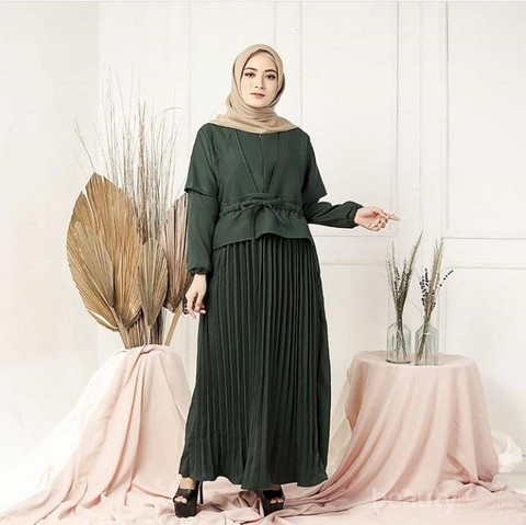 Hijabers, Kamu Sedang Cari Style Baru? 6 Gaya dengan Dress Plisket Ini ...