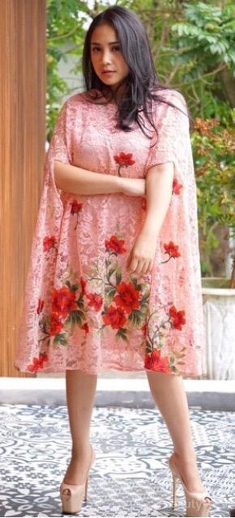Trend Alert 2017! Kaftan ala Nagita Slavina yang Super Stylish!