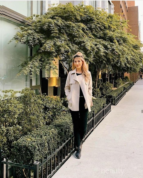 Tampil Beda di Tahun Baru, Coba 9 Warna Rambut ala Andrea Gunawan