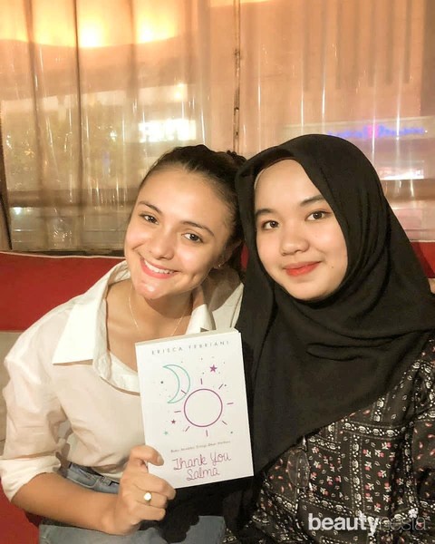 Sarat Karya! Inilah Sosok Ntsana dan 5 Penulis Buku Remaja yang Jadi Idola Sarat Karya! Inilah Sosok Ntsana dan 5 Penulis Buku Remaja yang Jadi Idola