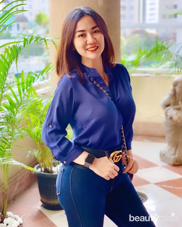6 Inspirasi Fashion Tante Ernie Tampil Modis Bak Abg