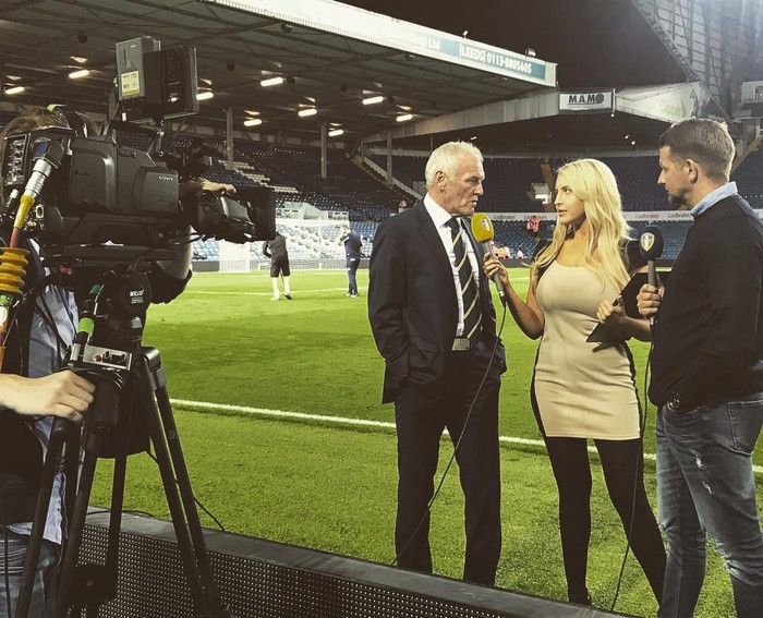 Leeds United Promosi ke Premier League, Si Cantik Ini Dinanti