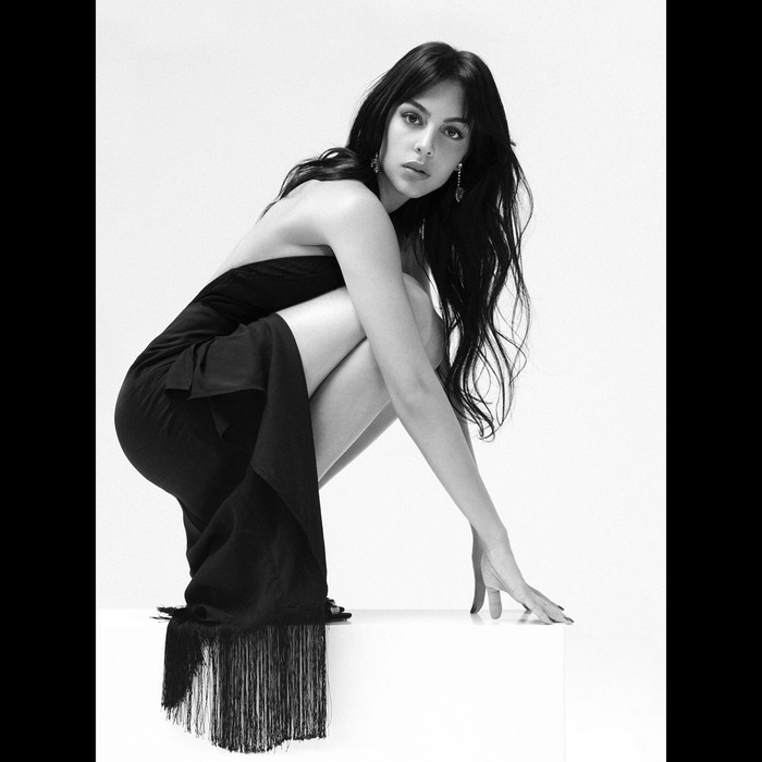 Pose Cantik Pacar Cristiano Ronaldo, Georgina Rodriguez