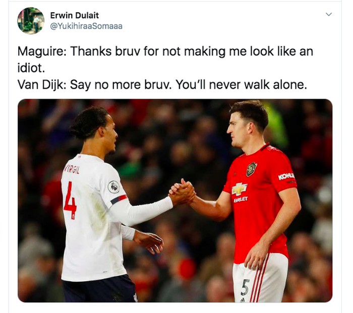 Meme Fans MU dan Liverpool Berpelukan Saling Menguatkan