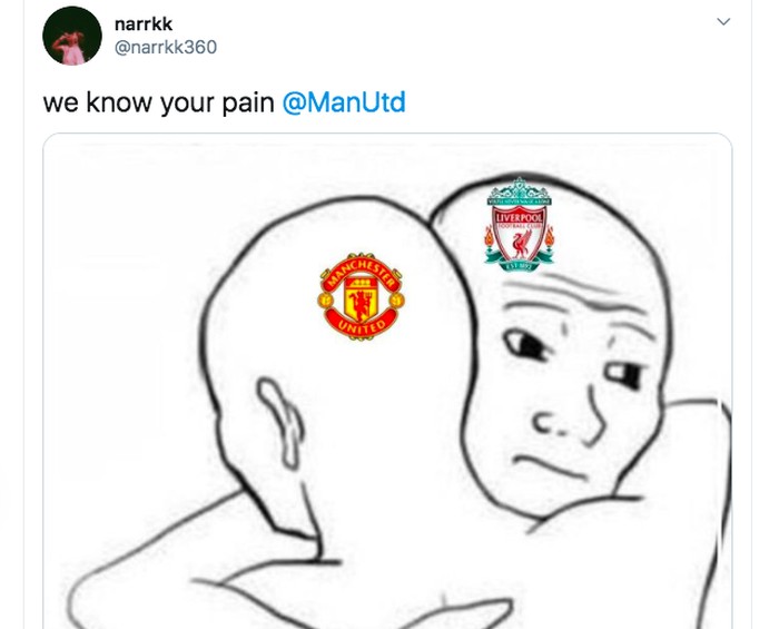 Meme Fans MU dan Liverpool Berpelukan Saling Menguatkan